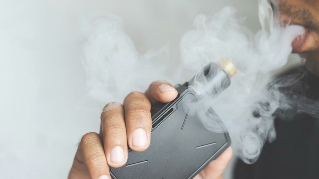 Vaping and Chest Pain: Risks for US Vapers - Know Your Vape